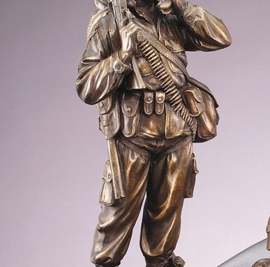 MIL202 Military Communications Statue - Free Engraving