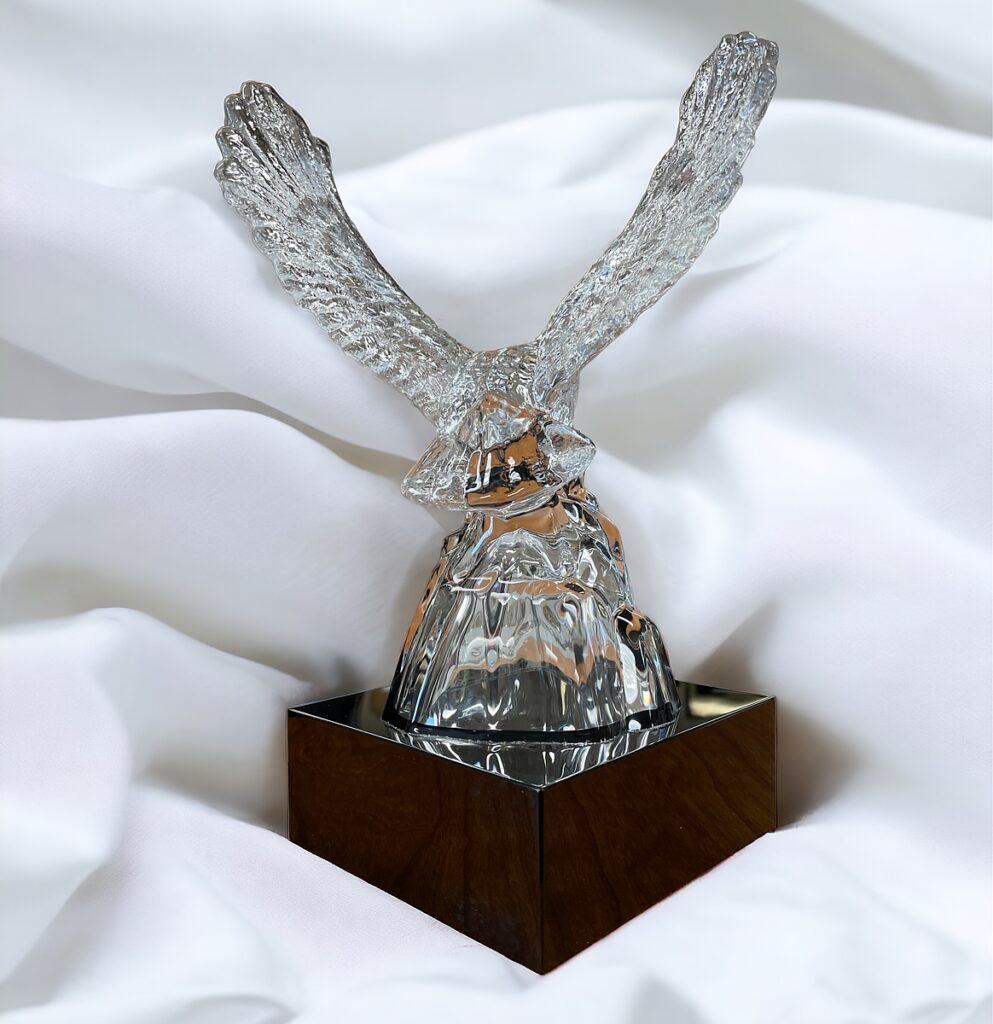 Crystal Eagle Statue with Free Engraving - K9117